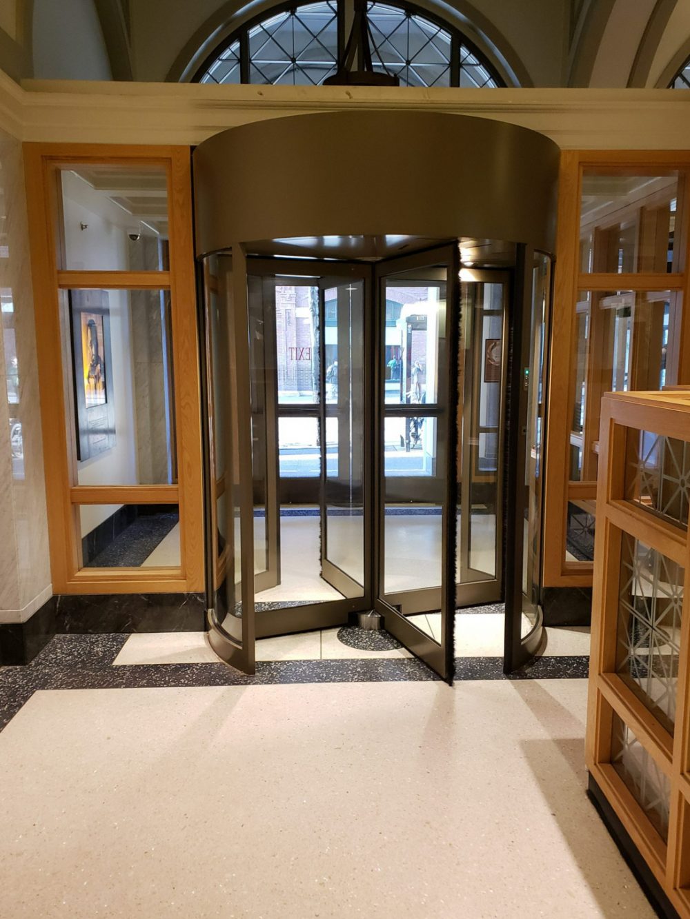 Our Gallery - Revolving Doors, Balanced Doors, Swing Doors